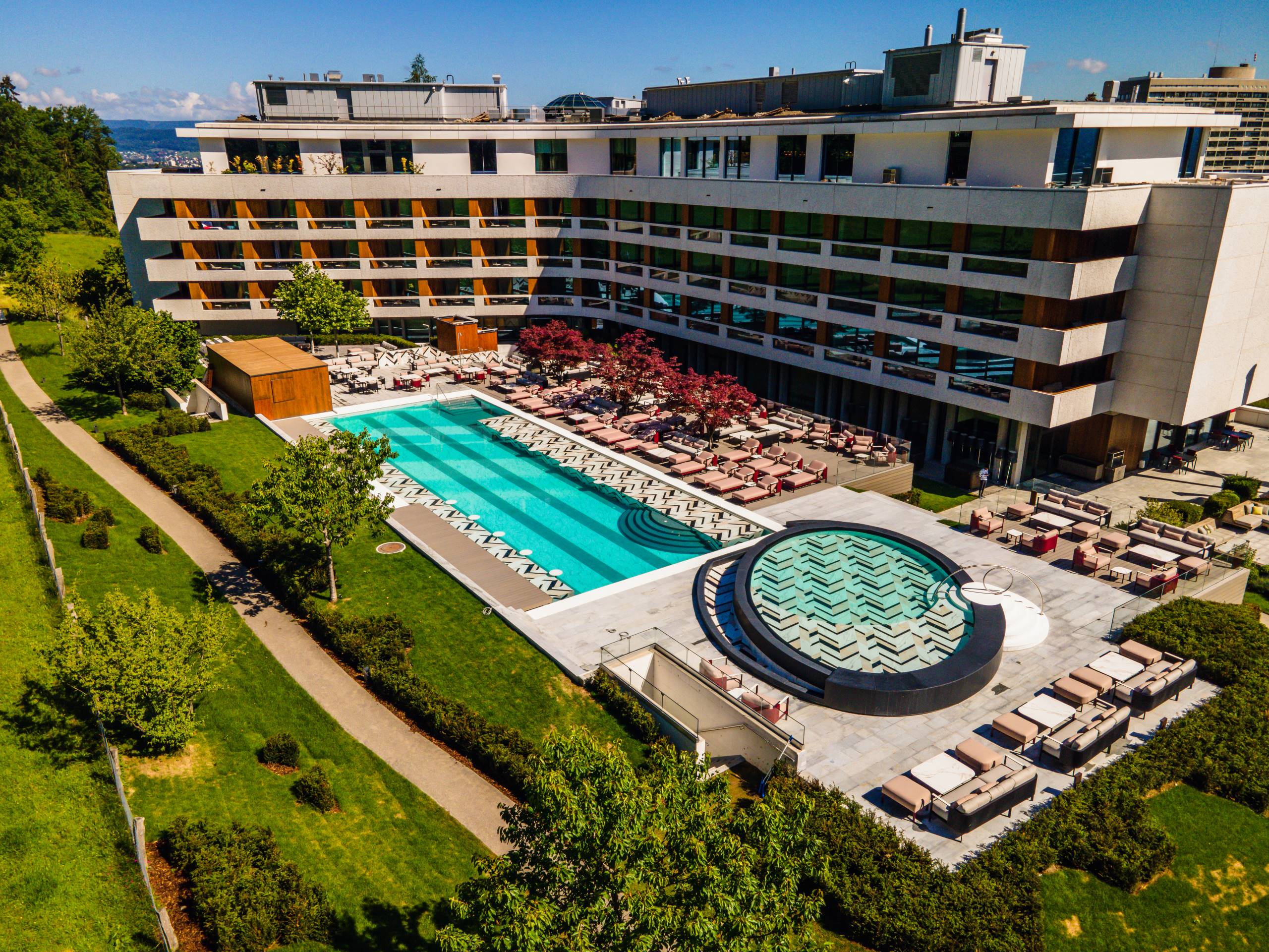 The Social Pool | FIVE Zurich